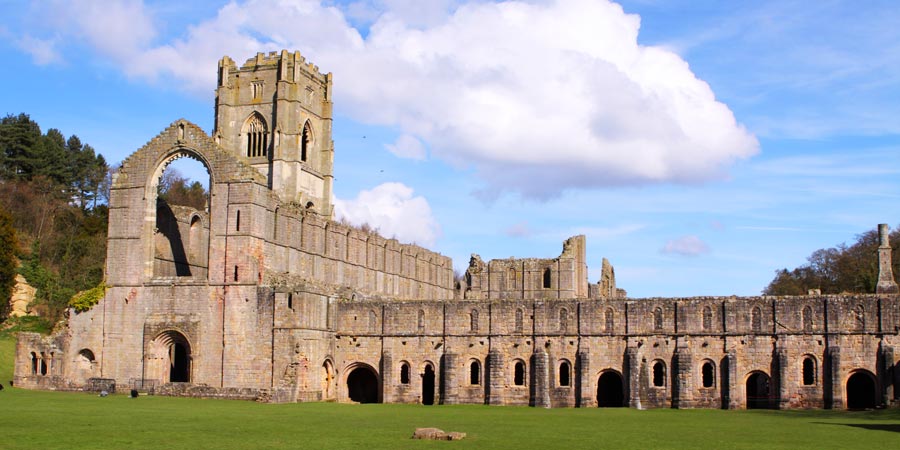 Fountains Abbey Train Holidays | Great Rail Journeys