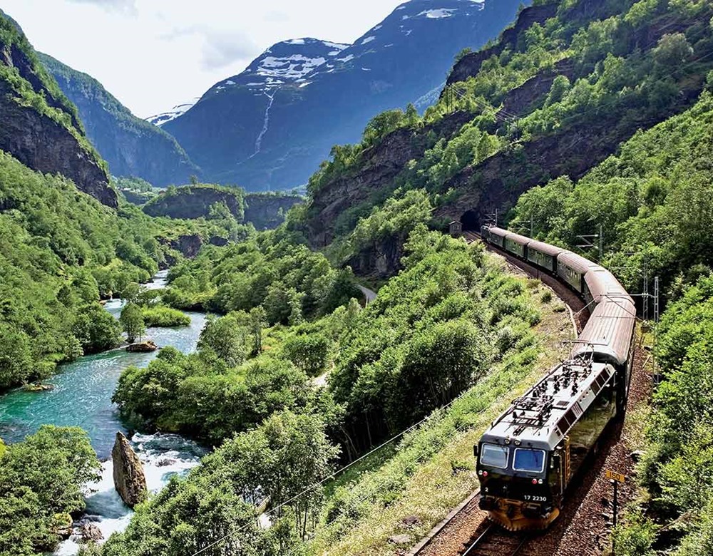 Arctic Circle Express Tour | Great Rail Journeys